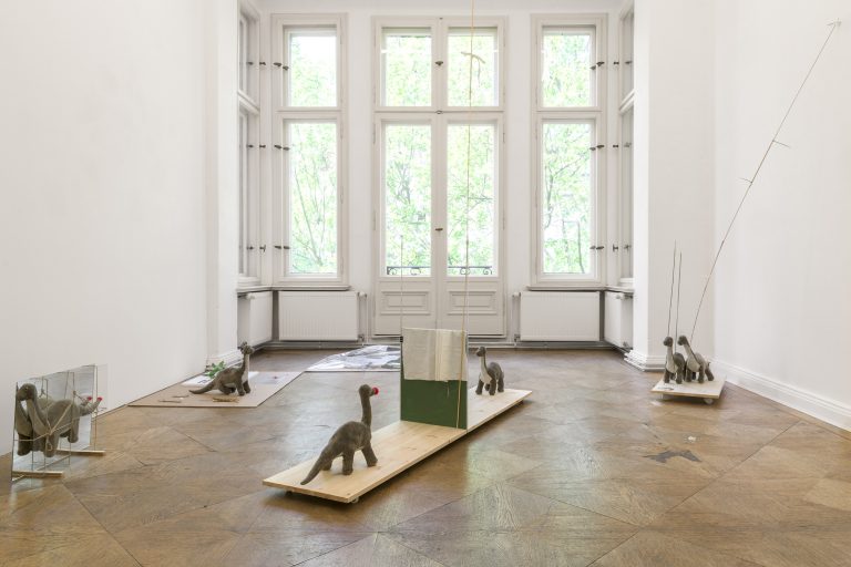 Phung-Tien Phan “kein Charakter” at Schiefe Zähne, BerlinPhung-Tien PhanPhung-Tien Phan “kein ...